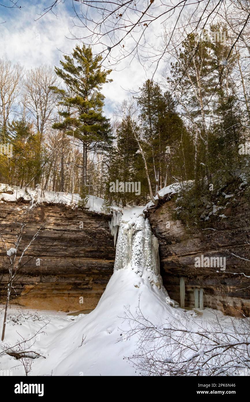 Cascade falls michigan hi-res stock photography and images - Alamy