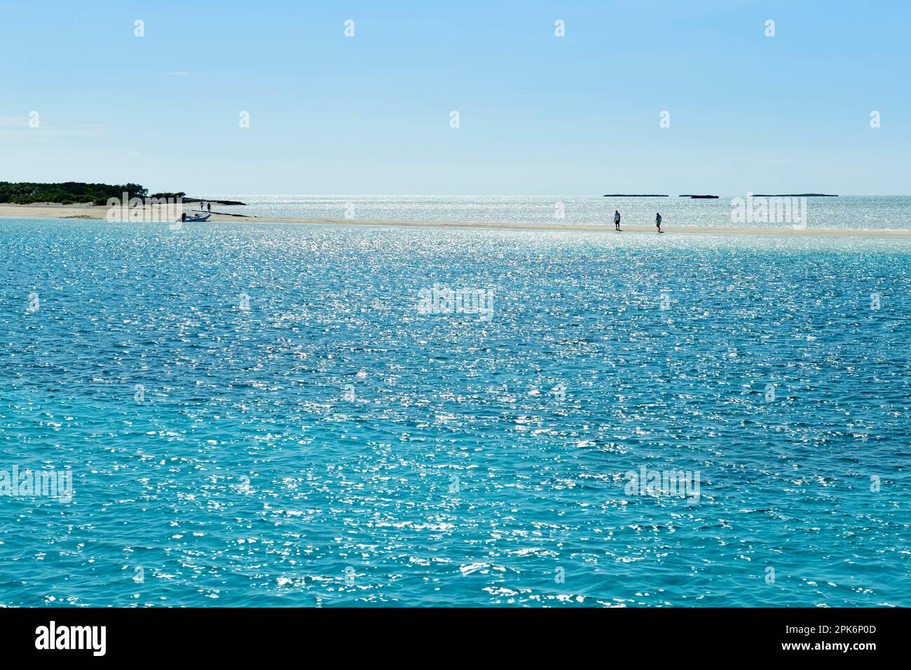 Narrow sandbank off Cambridge Cay, Exuma Cays, Bahamas Stock Photo - Alamy