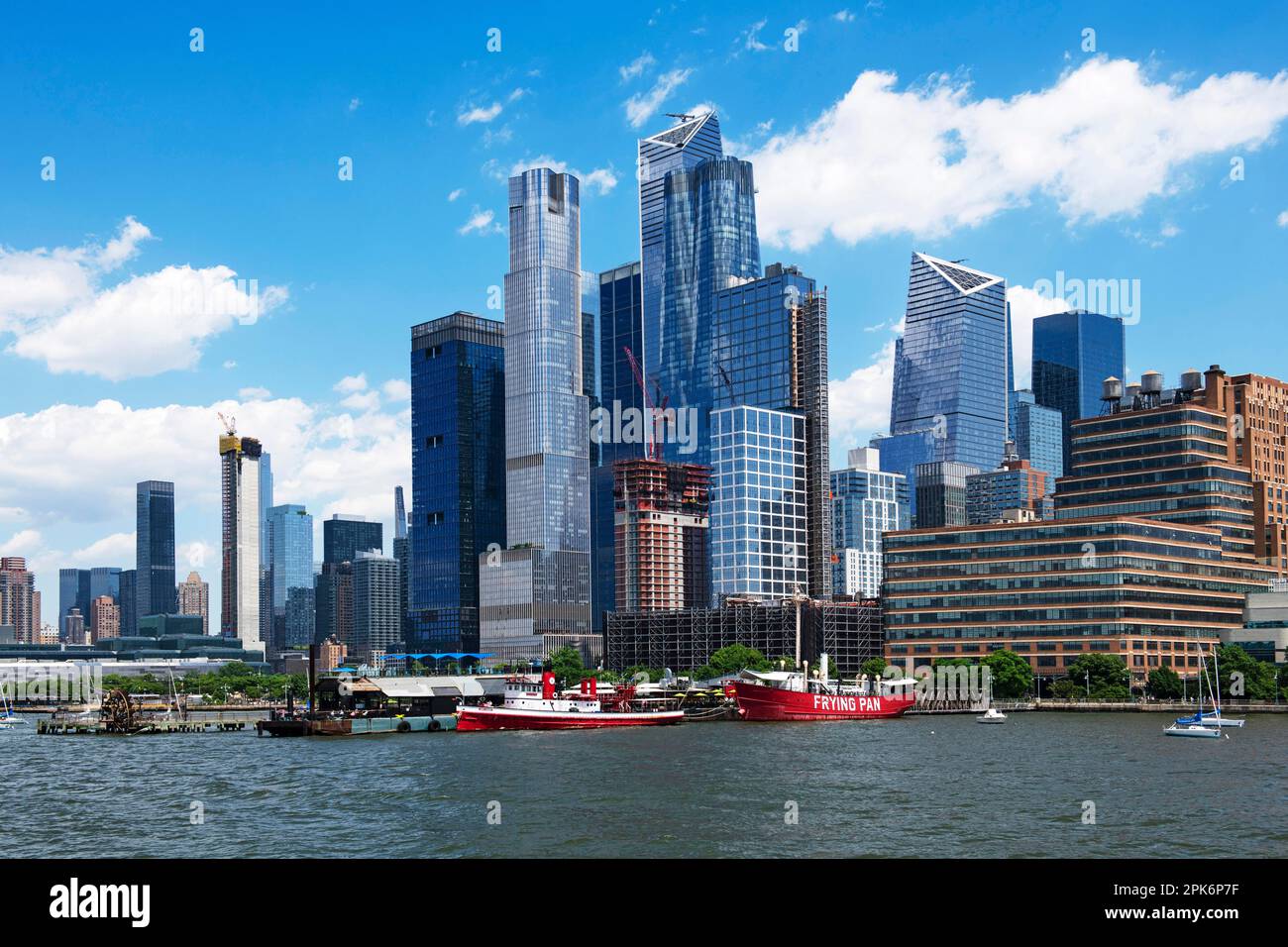 Frying Pan ship restaurant, Hudson Yards, The Edge building, Manhattan ...