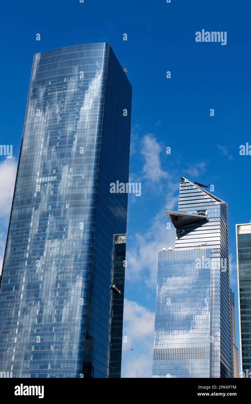 View of The Edge building from the Highline Trail, Hudson Yards ...