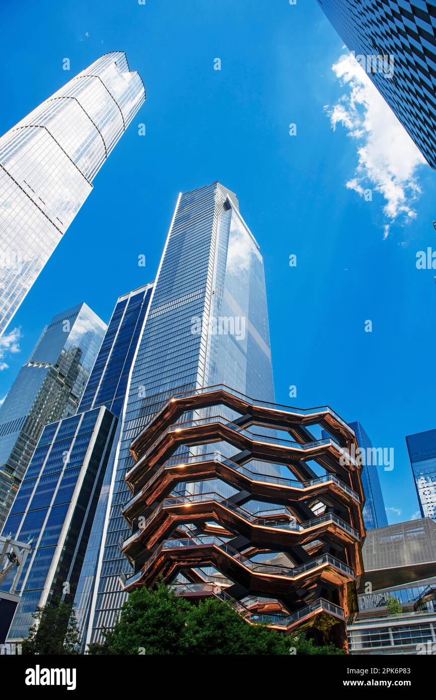 Edge hudson yards hi-res stock photography and images - Alamy