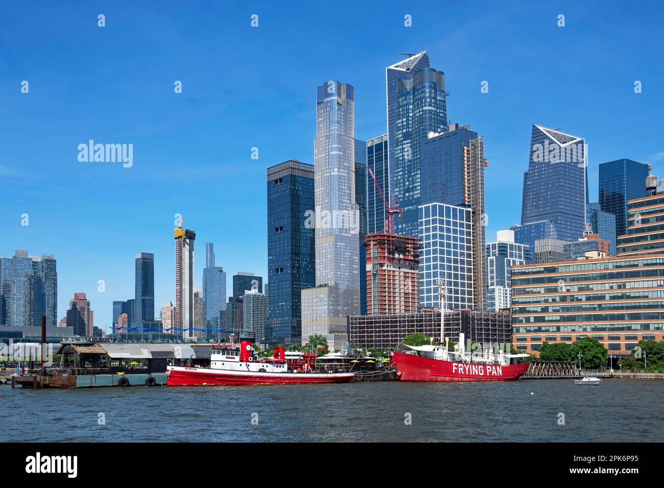 Frying Pan ship restaurant, Hudson Yards, The Edge building, Manhattan ...