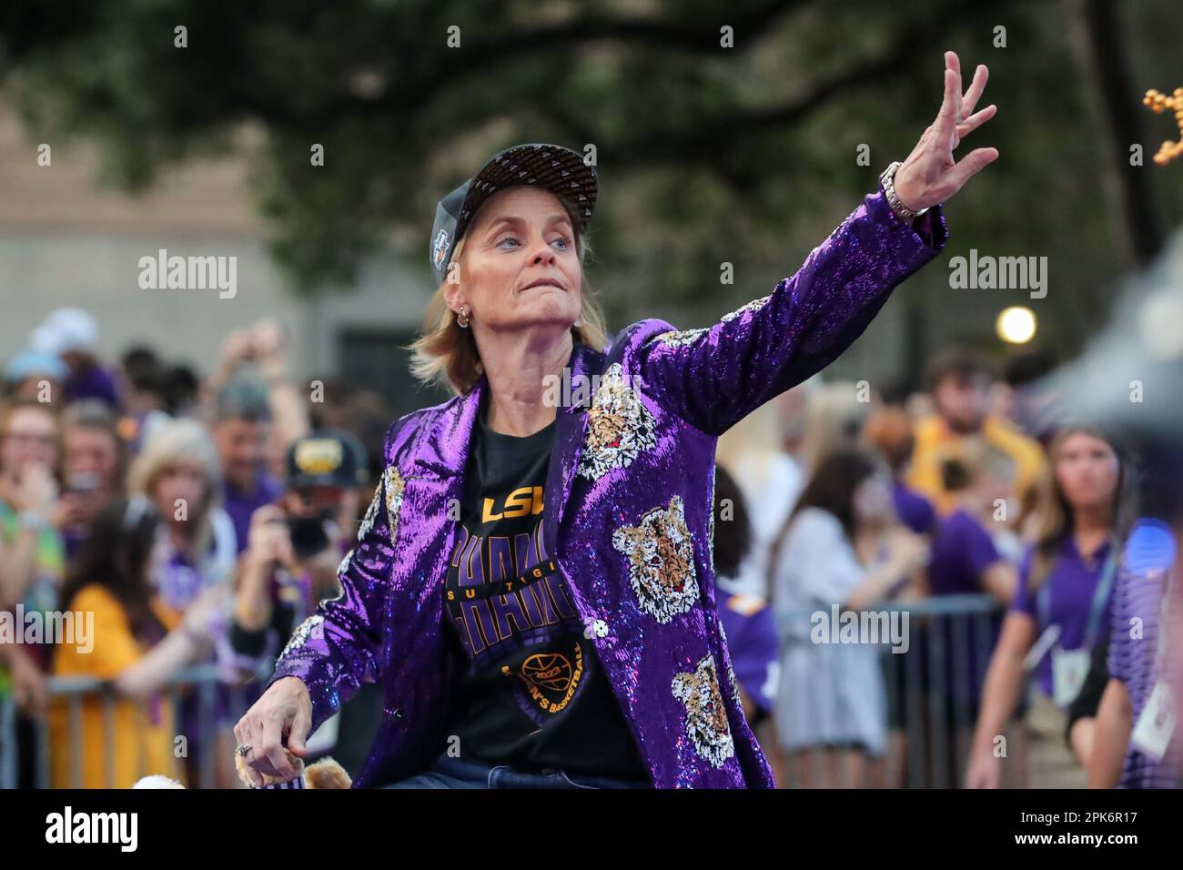 Baton Rouge, LA, USA. 5th Apr, 2023. LSU Head Coach Kim Mulkey throws a ...