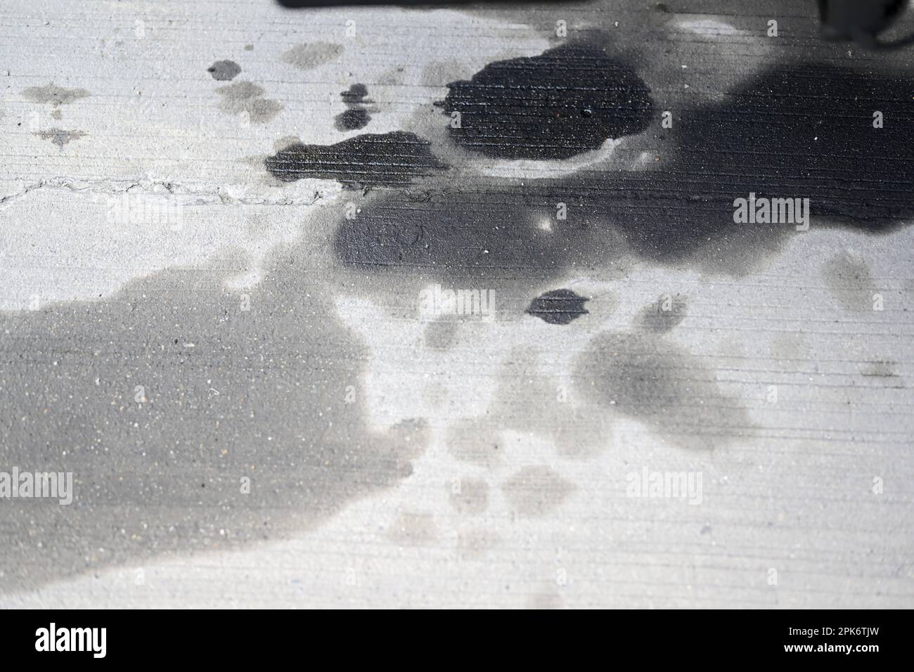 Car oil cement hi-res stock photography and images - Alamy