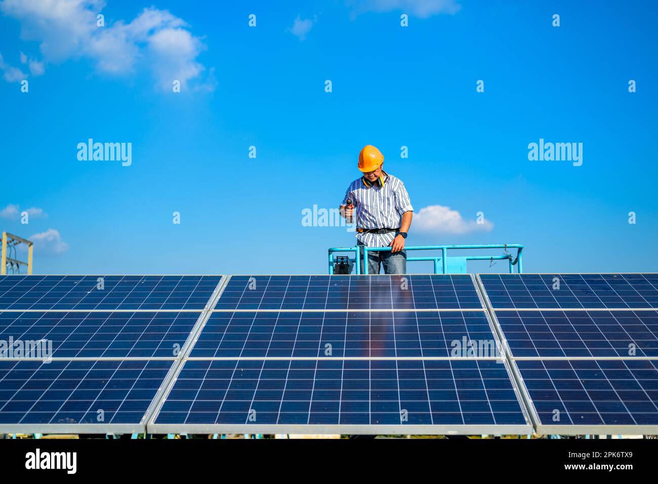 Solar panel station, Engineer installing solar panel at solar energy ...