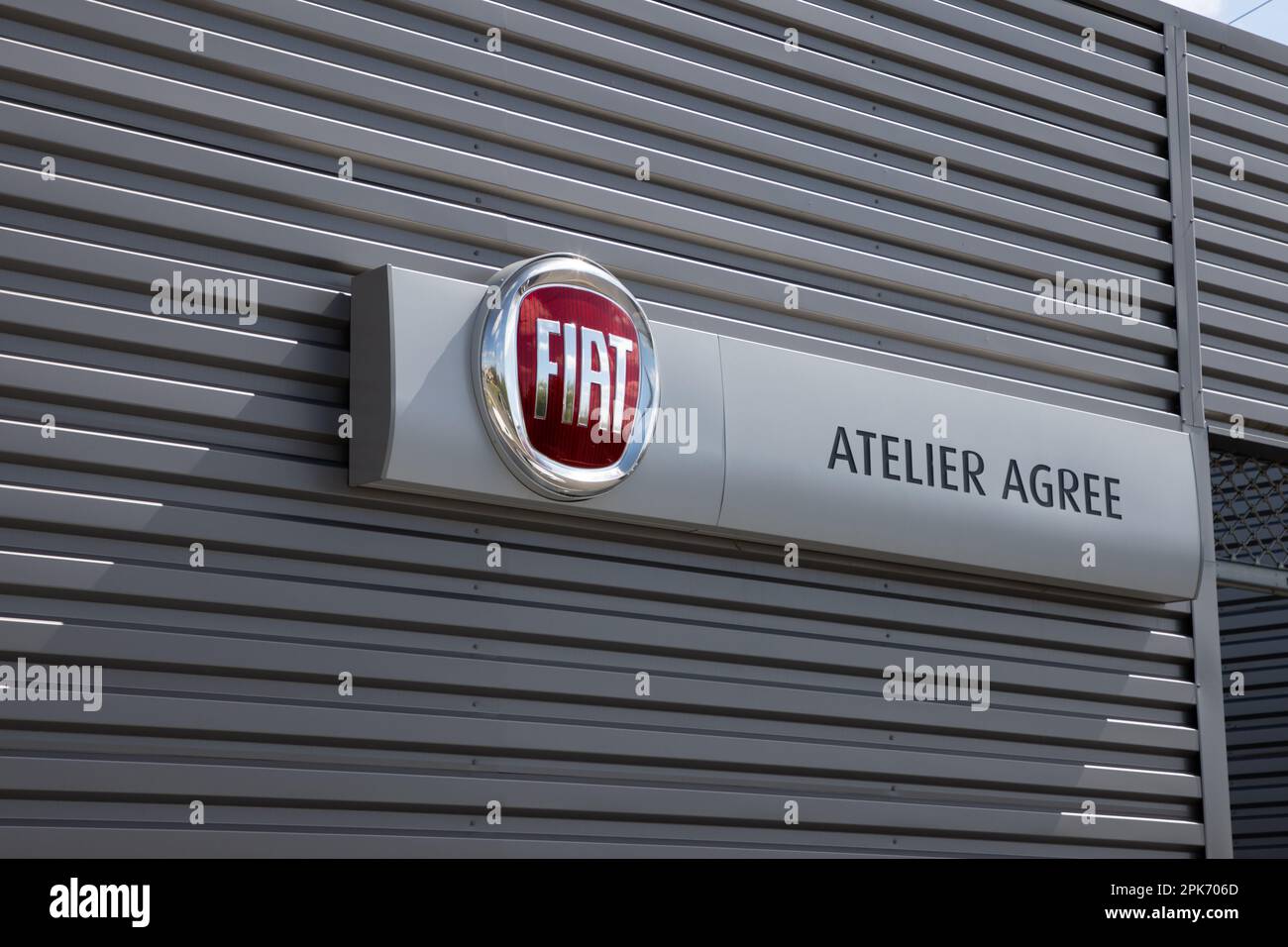 Fiat garage atelier hi-res stock photography and images - Alamy