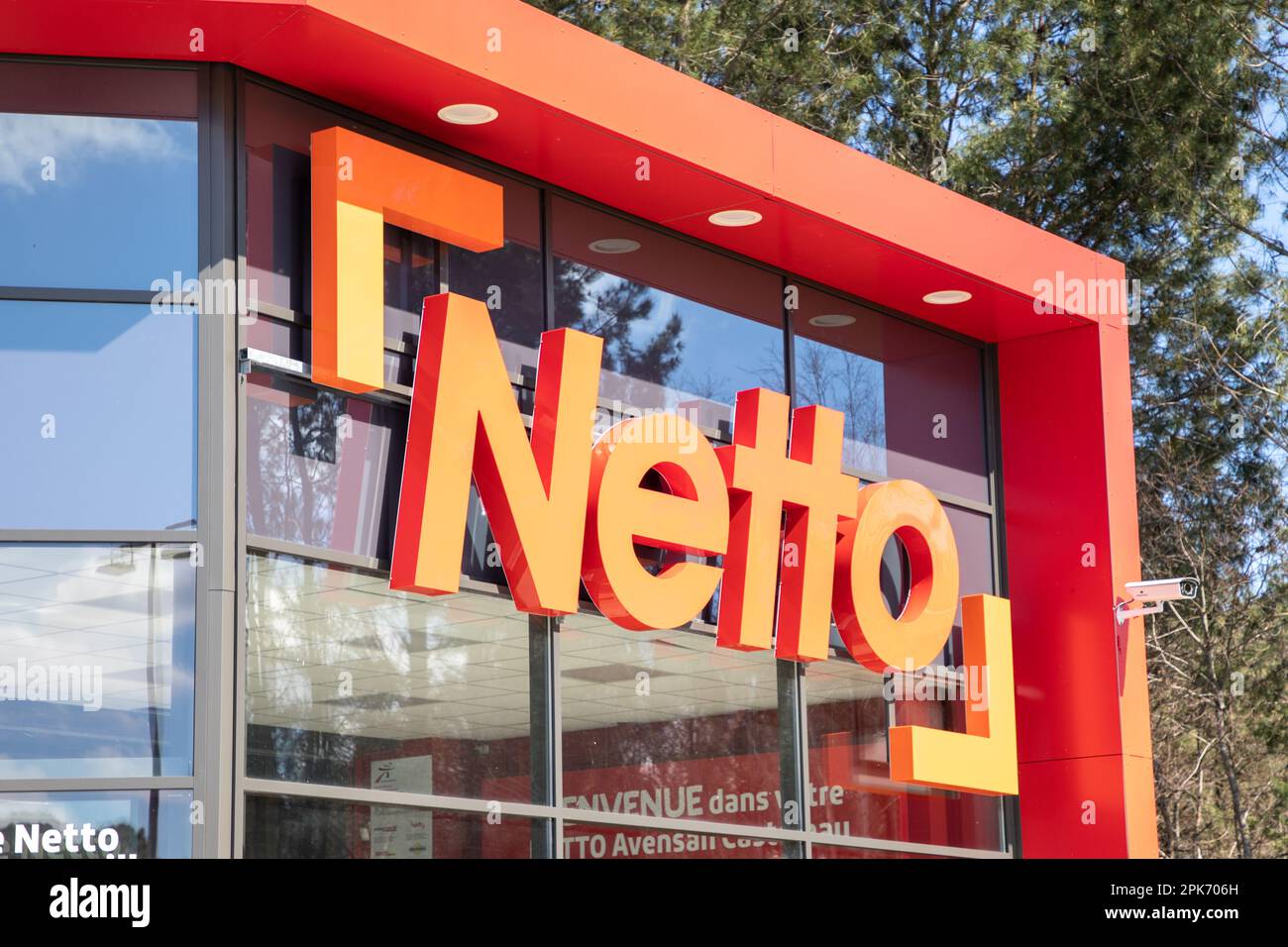 Netto logo hi-res stock photography and images - Alamy