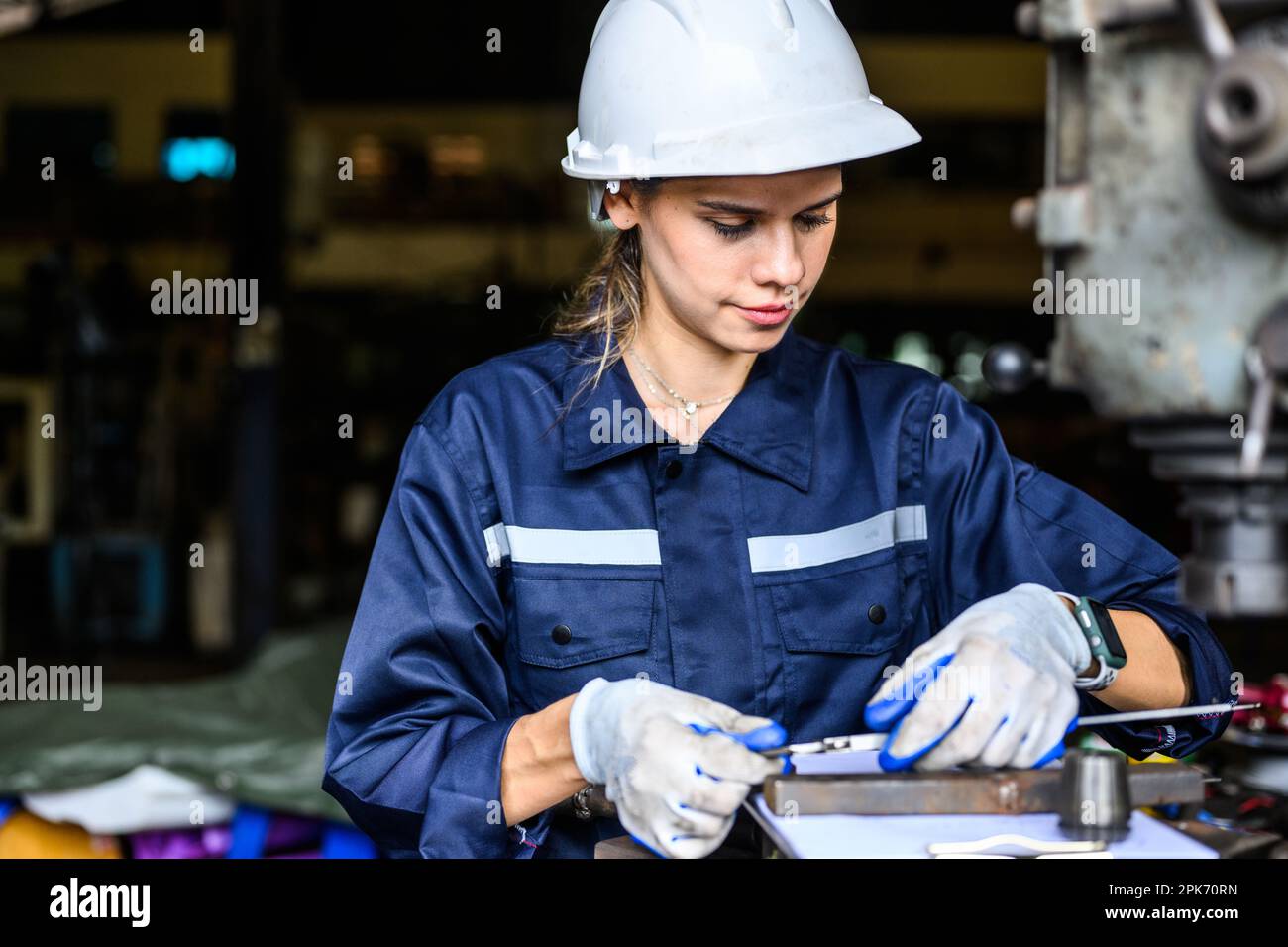 Machine shop foreman hi-res stock photography and images - Alamy