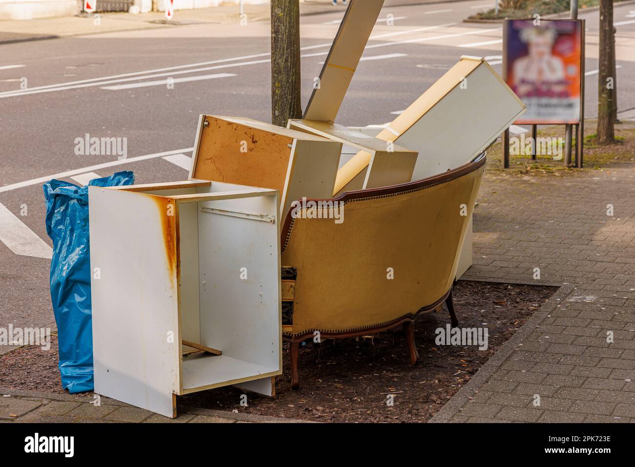 Curbside trash pickup hi-res stock photography and images - Alamy
