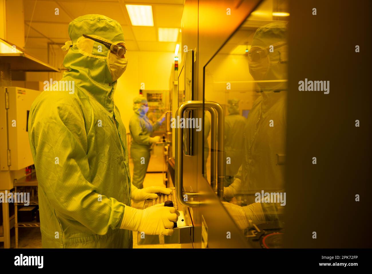 Ulm, Germany. 04th Apr, 2023. Employees of Trumpf Photonic Components ...