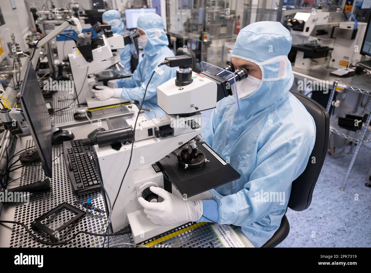 Ulm, Germany. 04th Apr, 2023. Employees of Trumpf Photonic Components ...