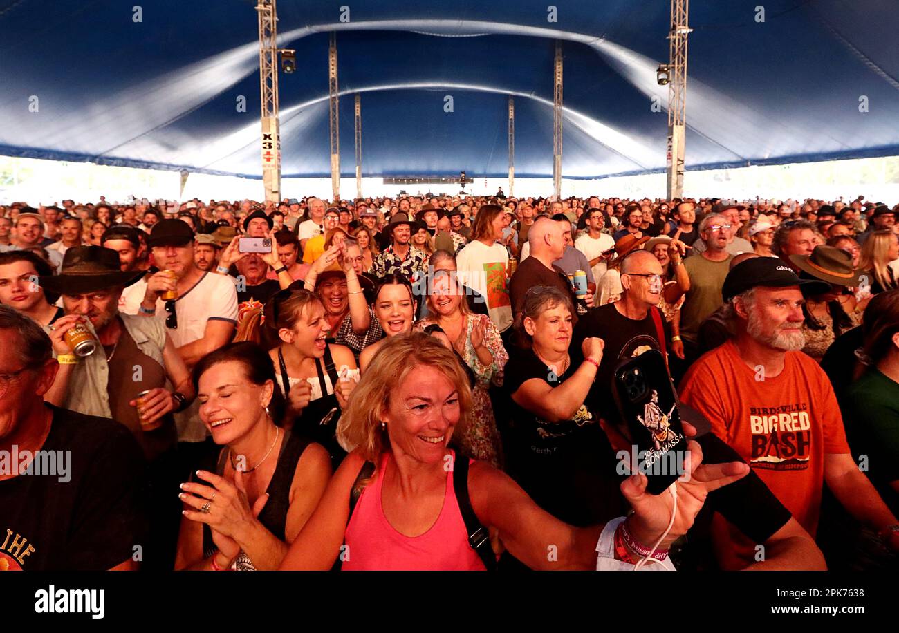 The crowd react to St Paul and The Broken Bones during Bluesfest at ...