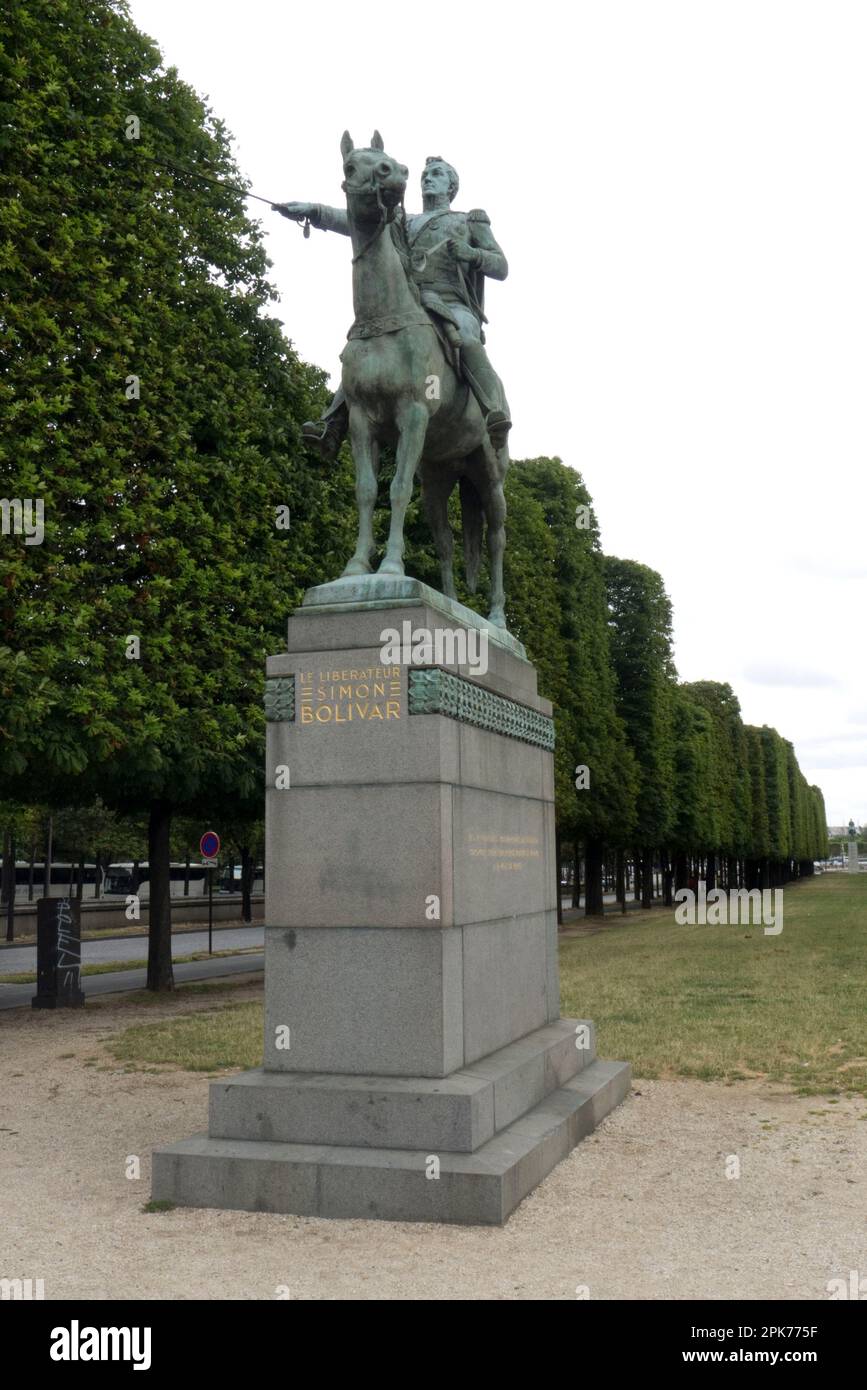 Statue of South American Liberation leader Simon Bolivar by Emmanuel ...