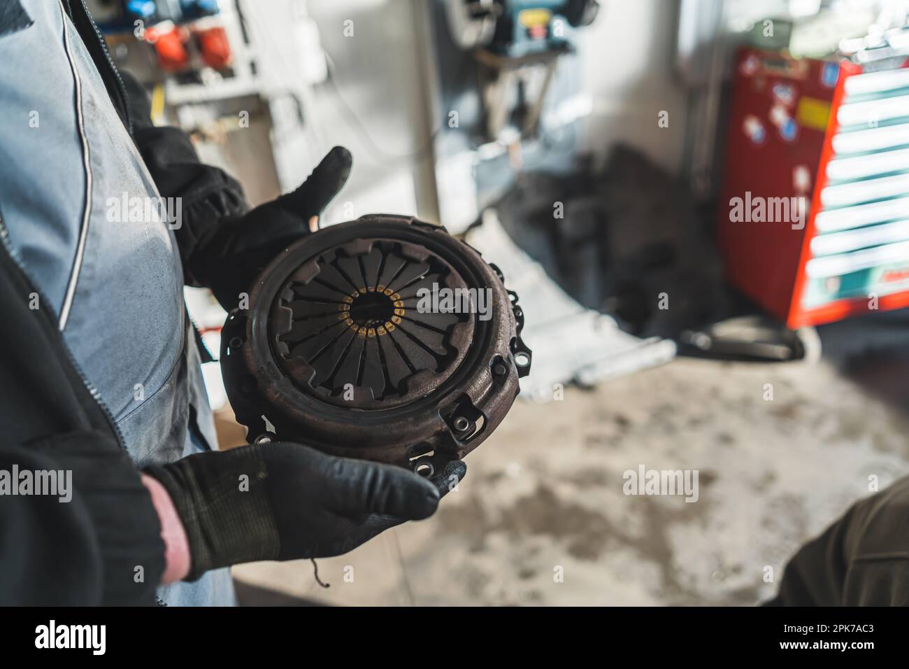 Car mechanics yard hi-res stock photography and images - Alamy
