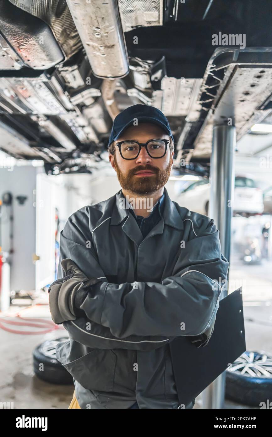 Employment vertical hi-res stock photography and images - Alamy