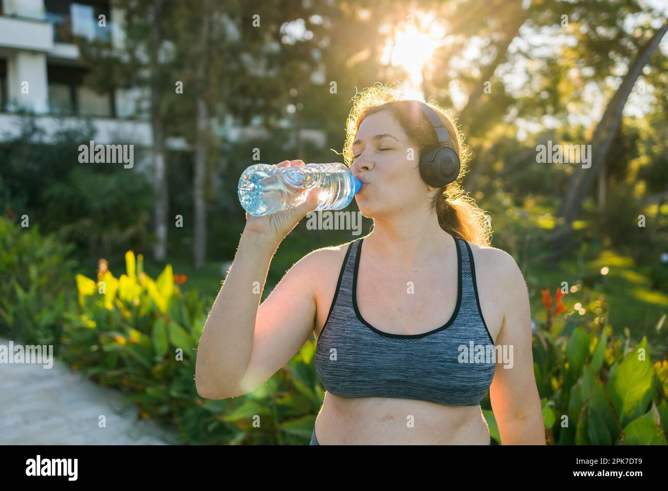 Overweight girl fat bra hi-res stock photography and images - Alamy