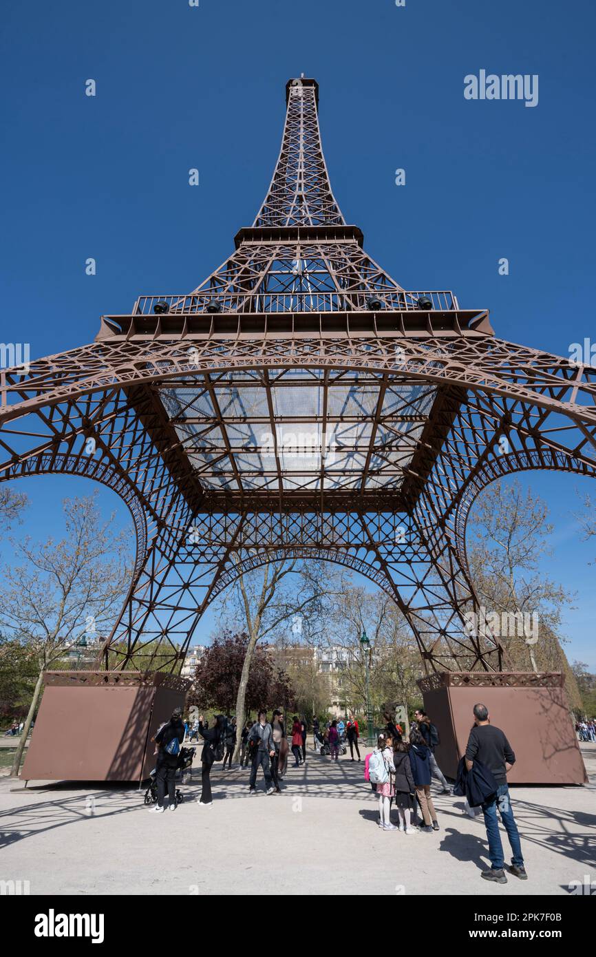 32 meters high hi-res stock photography and images - Alamy