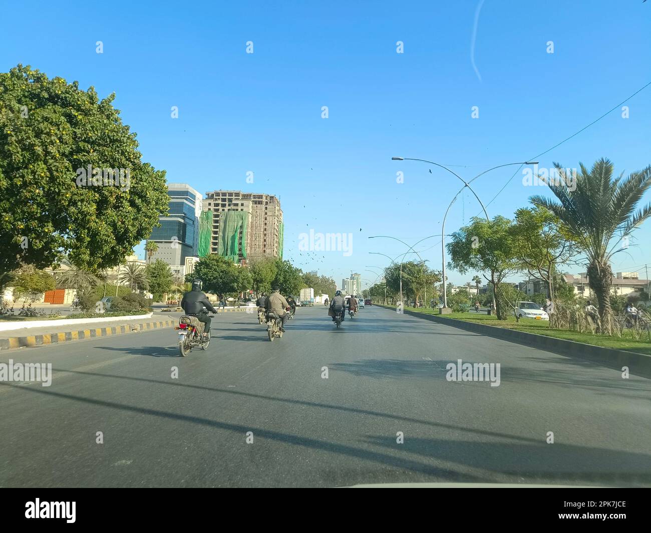 Main Korangi road Karachi traffic. Gora Qabrustan Cantt Karachi Stock ...