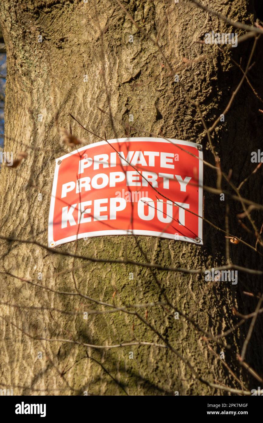 Private property keep out hi-res stock photography and images - Alamy