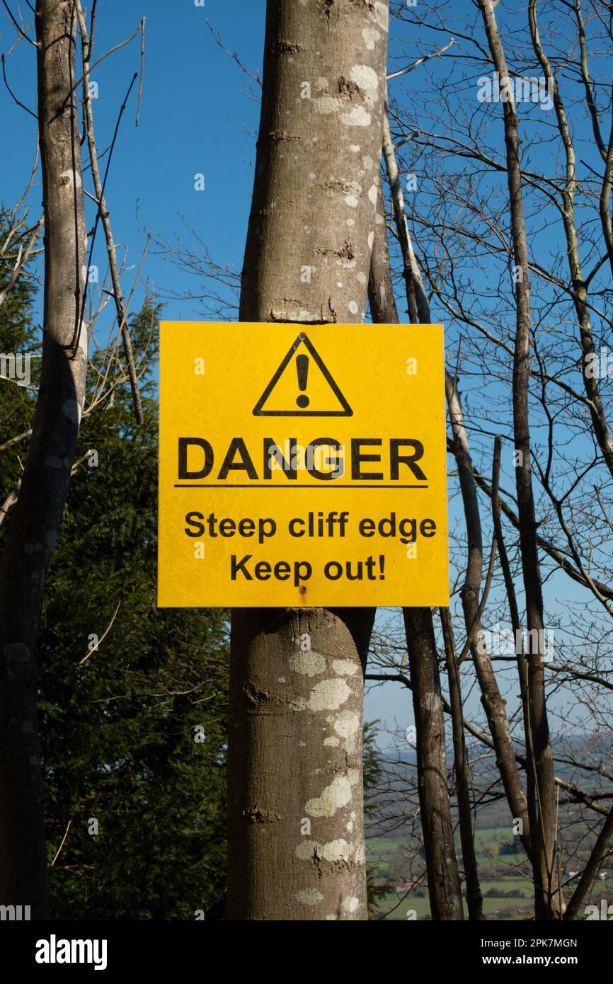 Steep cliff edge hi-res stock photography and images - Alamy