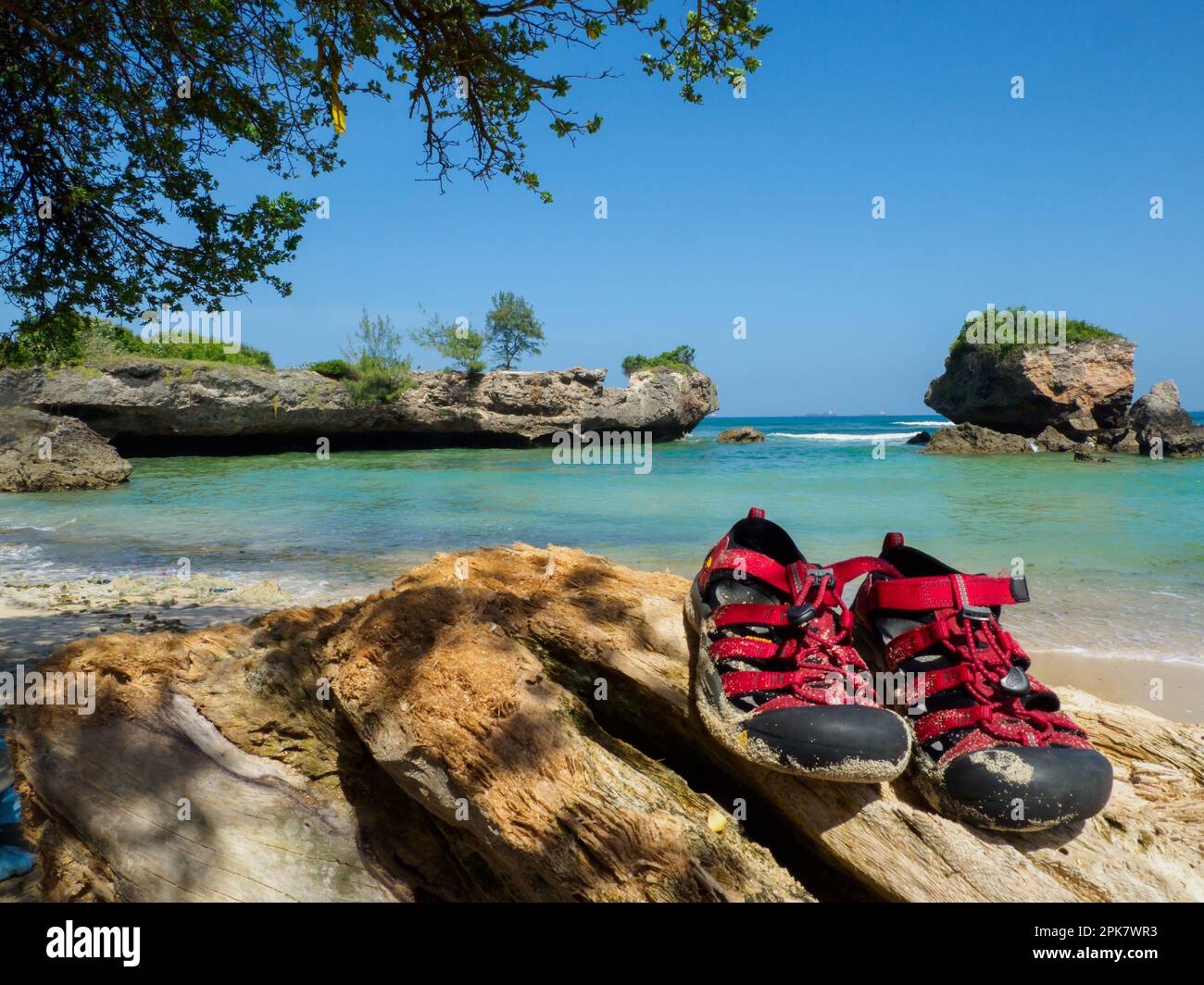 Coco beach cliff tanzania hi-res stock photography and images - Alamy