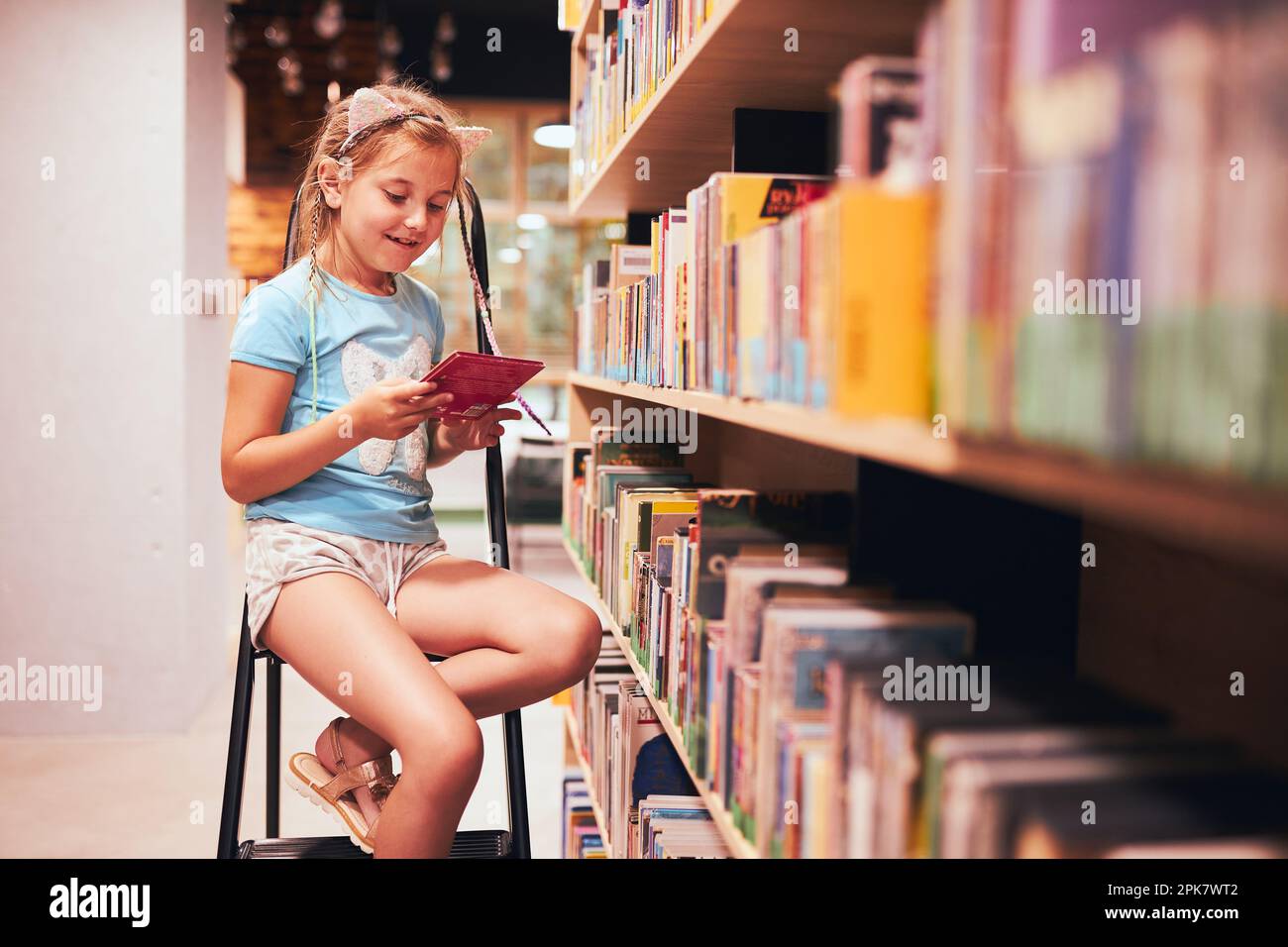 Student book school library hi-res stock photography and images - Alamy