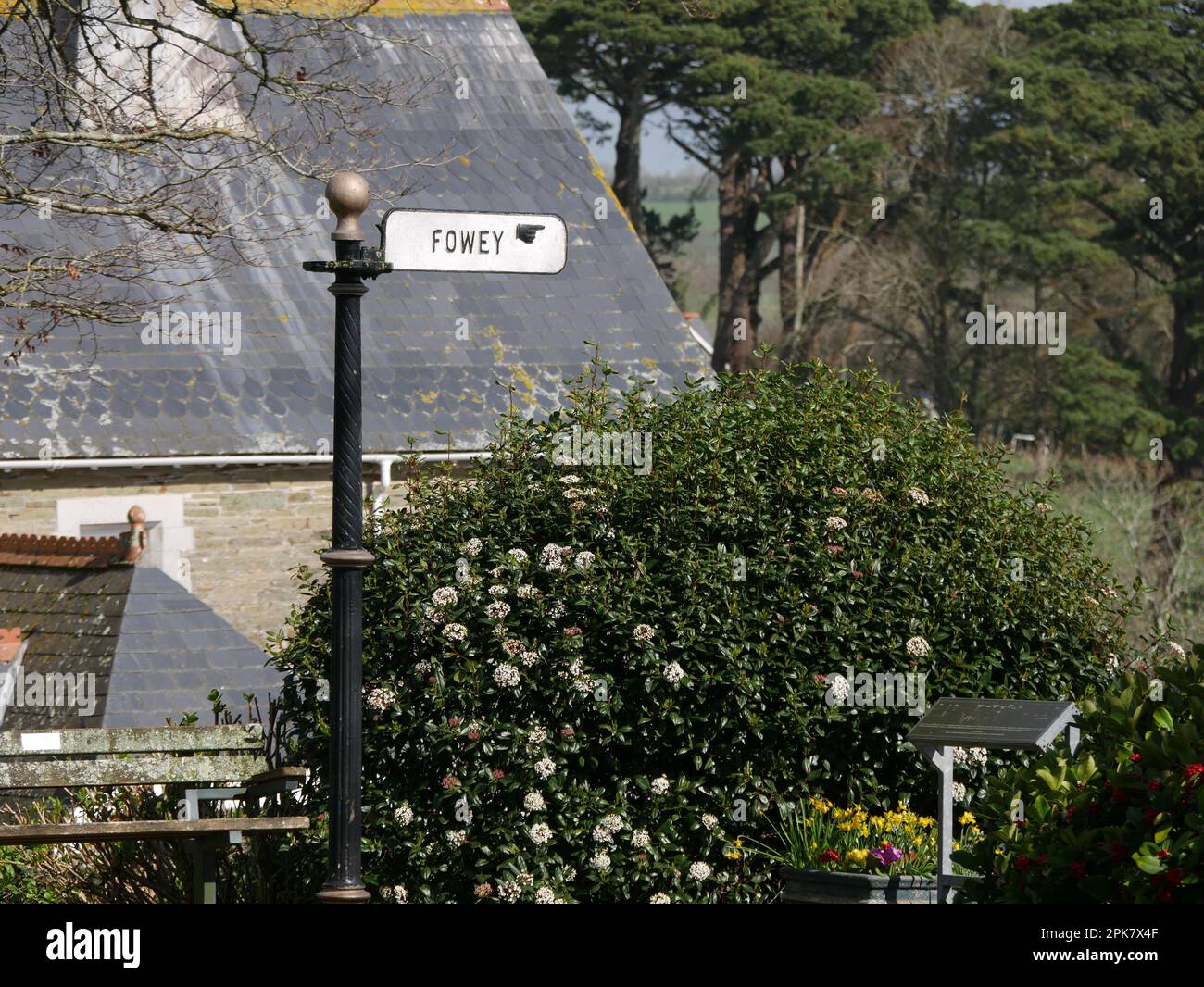 Pointer direction signpost way hi-res stock photography and images - Alamy