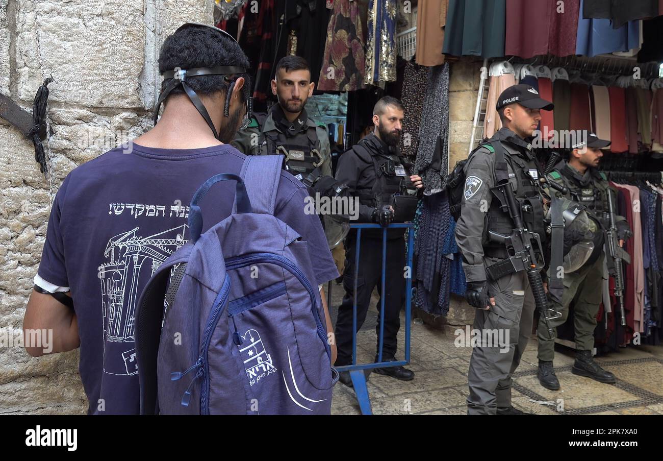 JERUSALEM, ISRAEL - APRIL 5: Members of the Israeli security forces ...