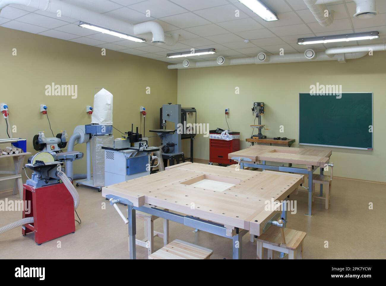 Woodwork classroom hi-res stock photography and images - Alamy