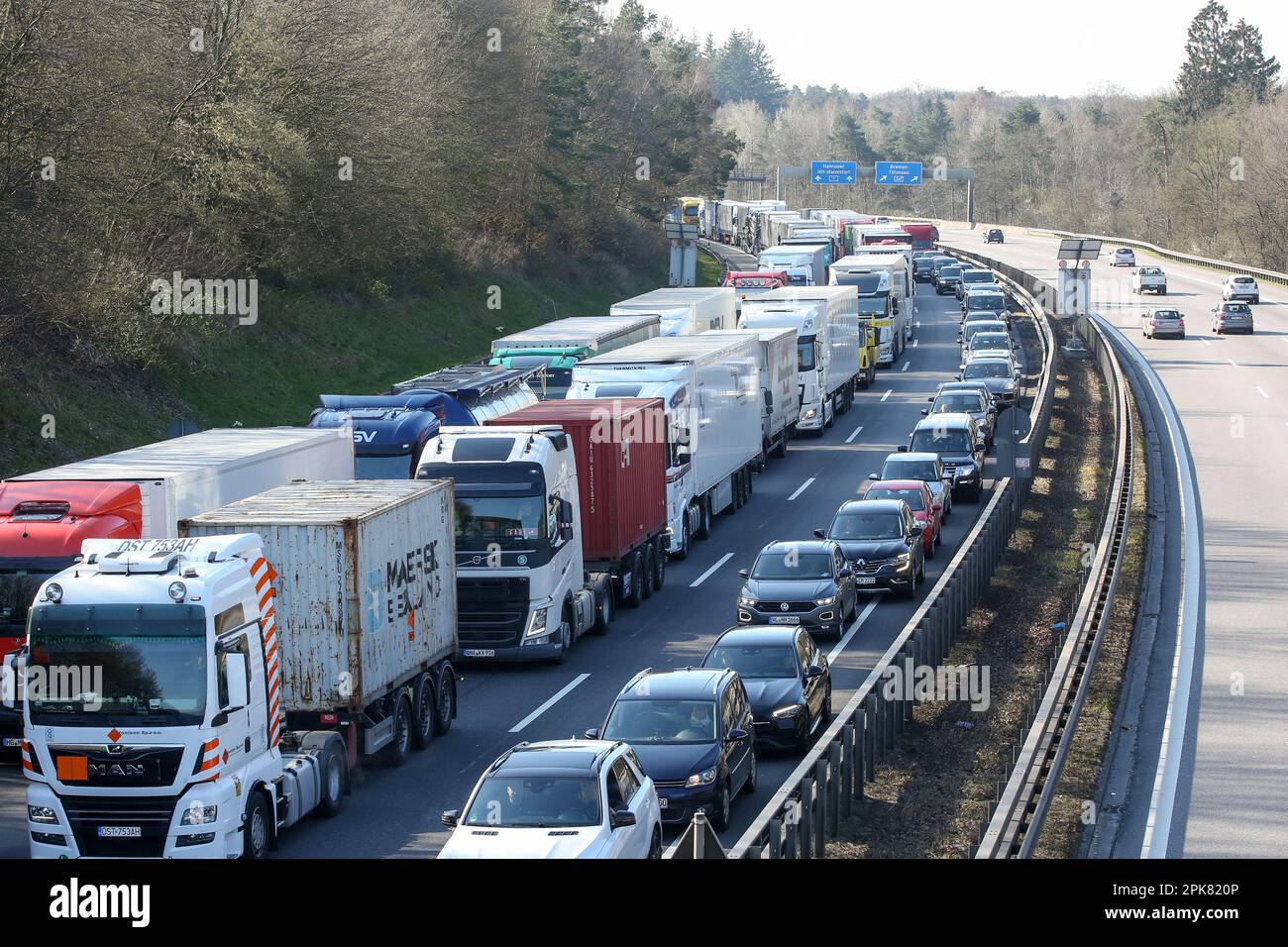 Hamburg, Germany. 06th Apr, 2023. Vehicles are stuck in traffic on the ...