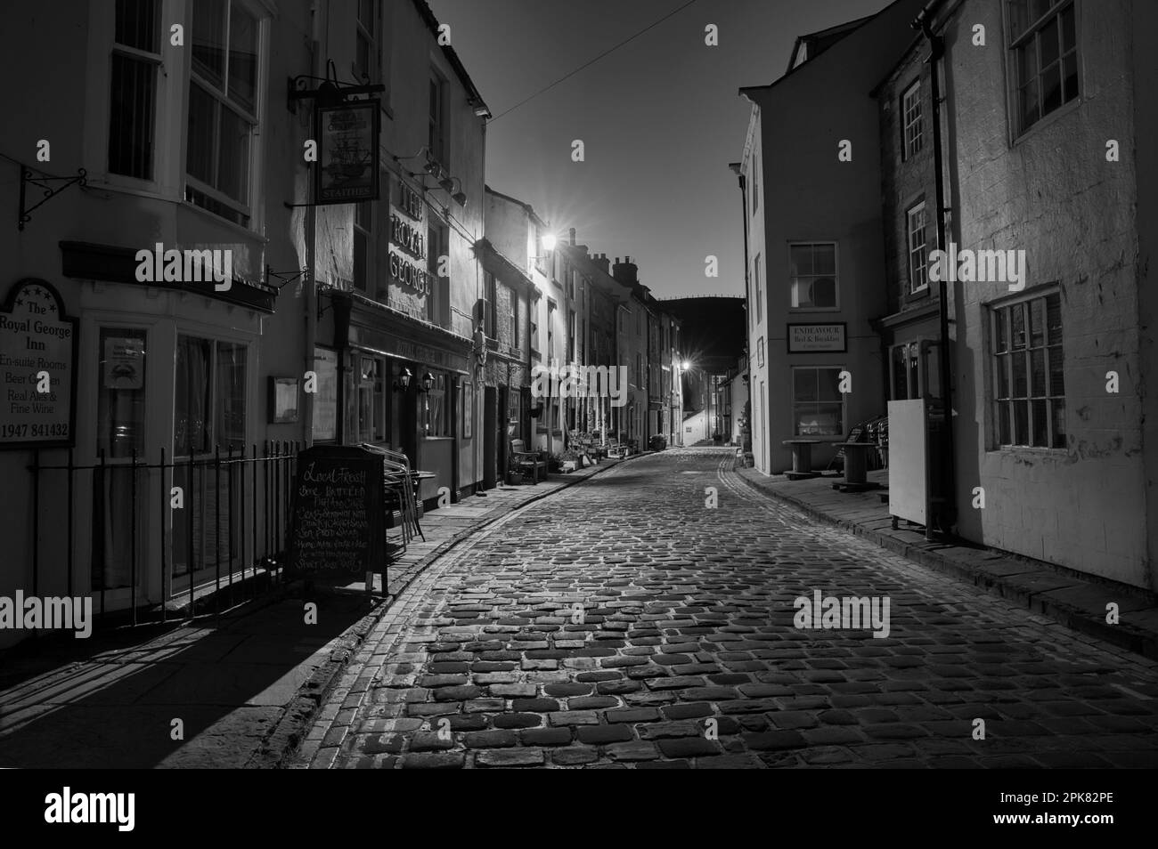 Uk streets at night Black and White Stock Photos & Images - Alamy