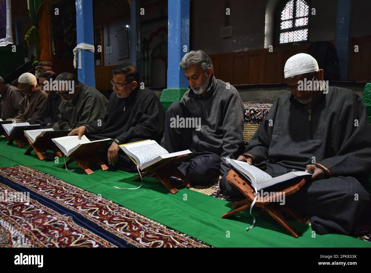 Kashmiri Shia Muslims gather to read the Holy Quran at Historic Imam ...