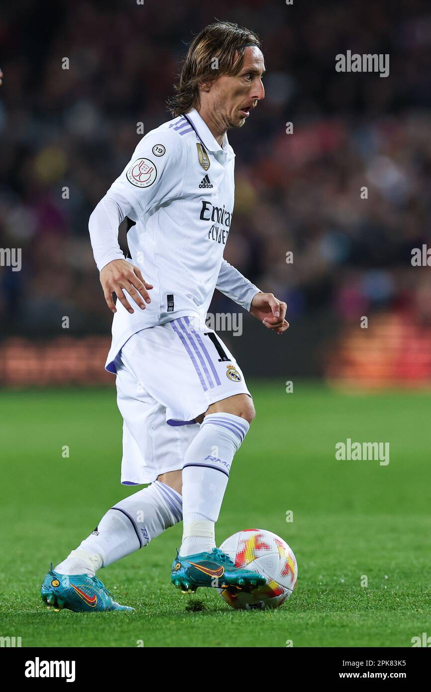BARCELONA, SPAIN - APRIL 5: Luka Modric of Real Madrid in action during ...