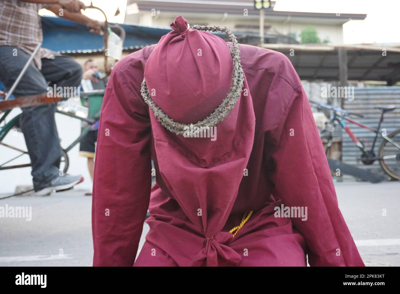 San Fernando City, Pampanga, Philippines. 6th April, 2023. A man ...