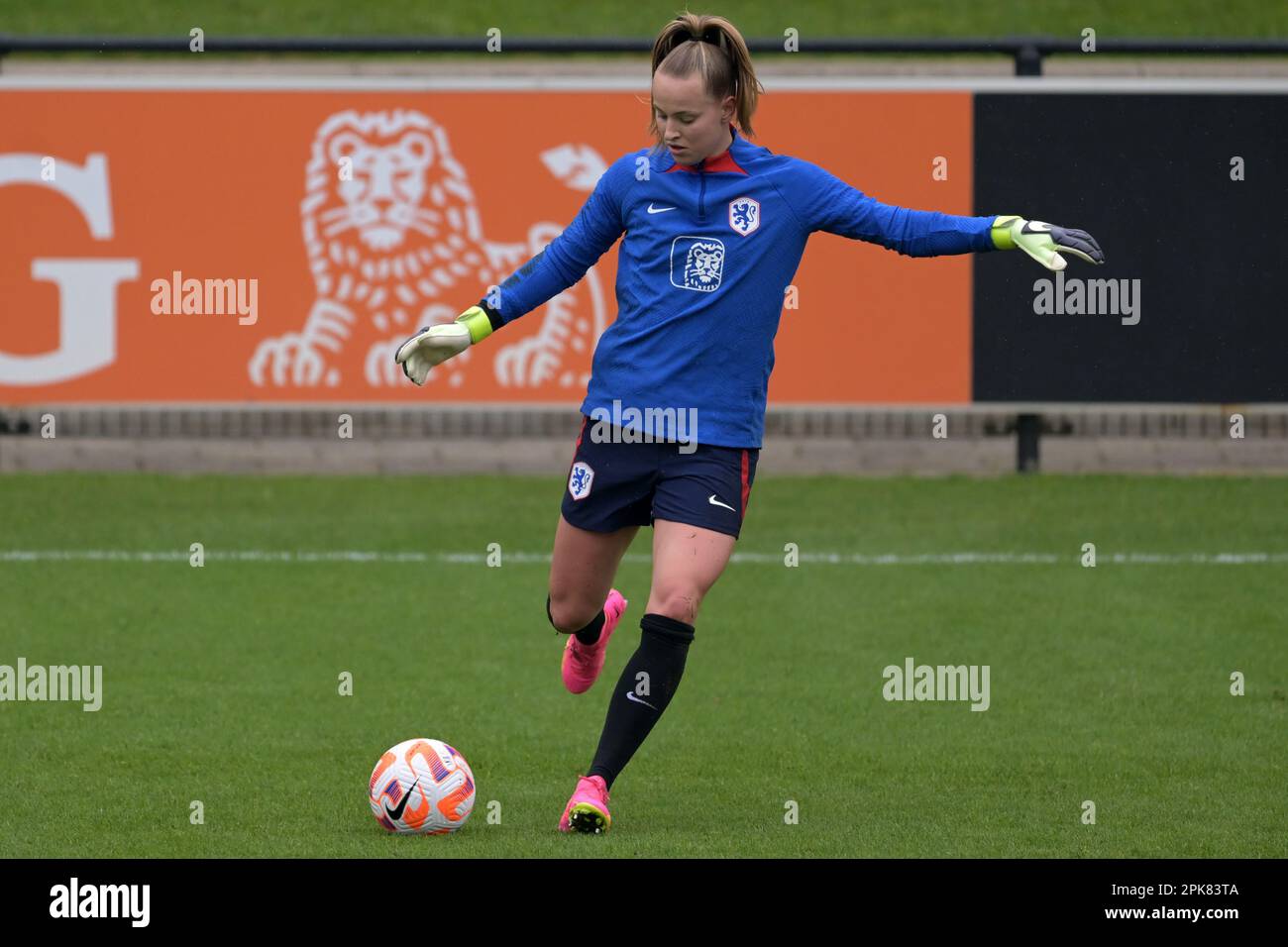 ZEIST - Holland women goalkeeper Daphne van Domselaar during a training ...