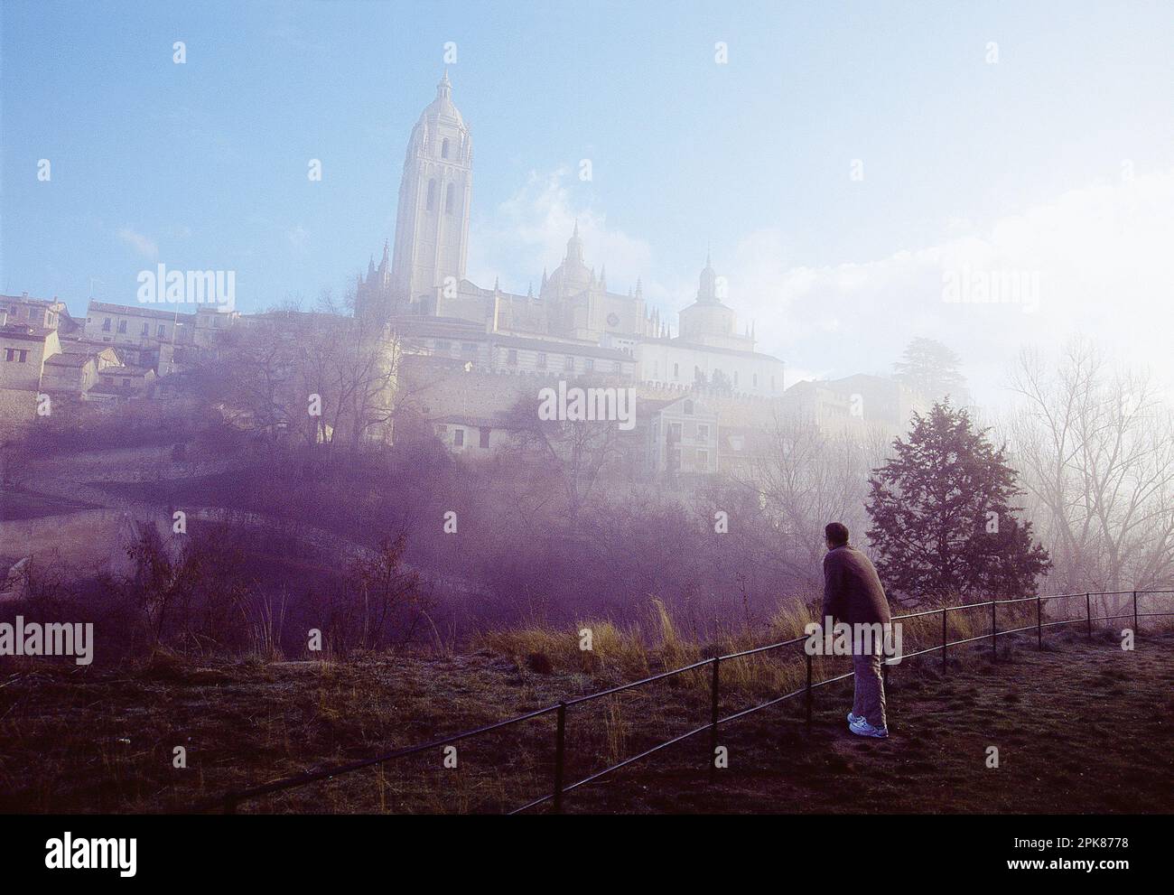 Mysterious man mist hi-res stock photography and images - Alamy