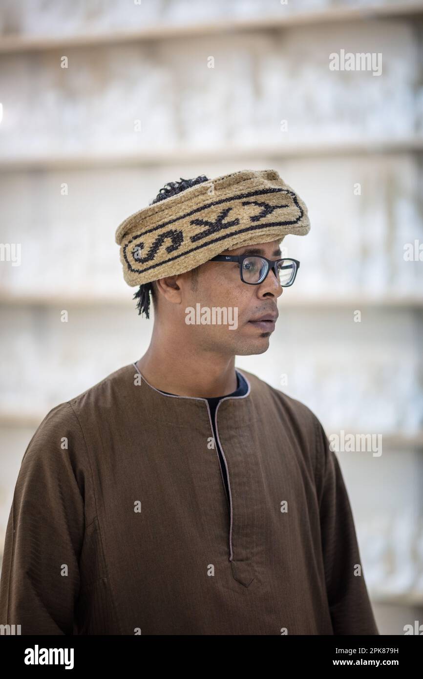 Egyptian men in traditional clothing hi-res stock photography and ...