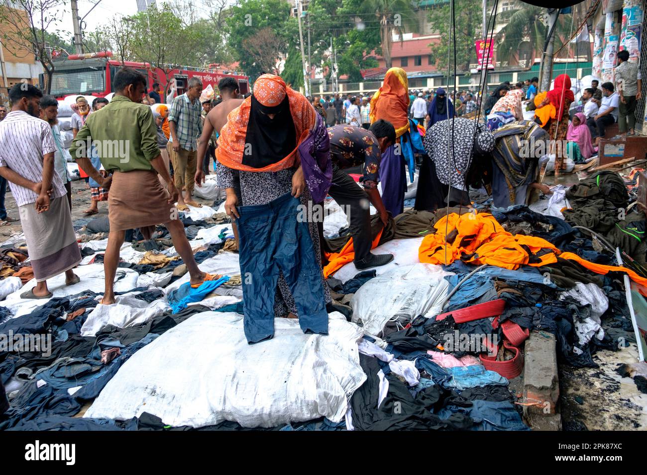 Scavenging clothes hi-res stock photography and images - Alamy