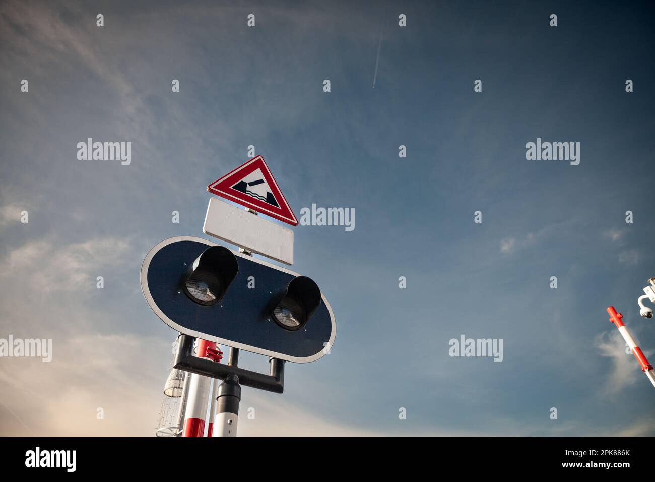 Lift bridge roadsign hi-res stock photography and images - Alamy
