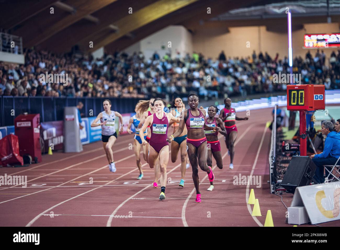 800 meters long hi-res stock photography and images - Alamy