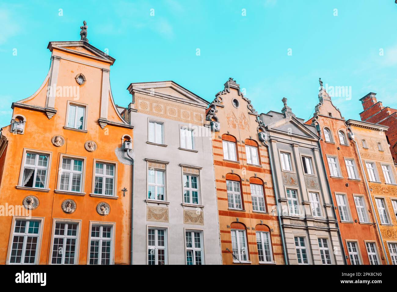 Architecture of the old town in Gdansk with city hall at dawn, Poland ...