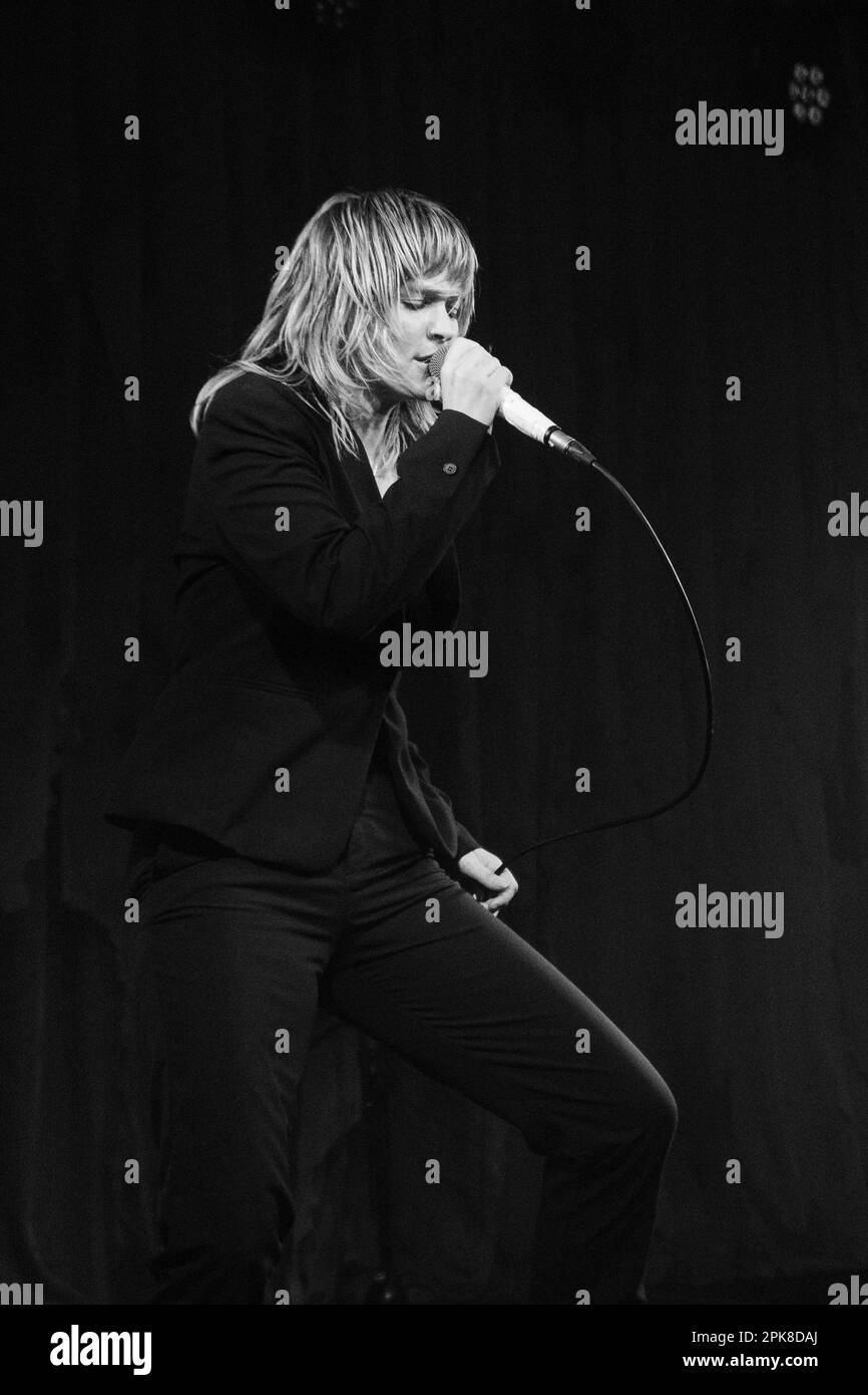 British artist and singer Billy Nomates playing live at La Nau Club in ...