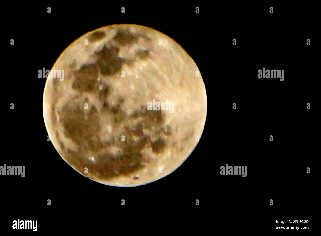 Antipolo, Philippines. 6th Apr, 2023. A full moon seen from Antipolo ...