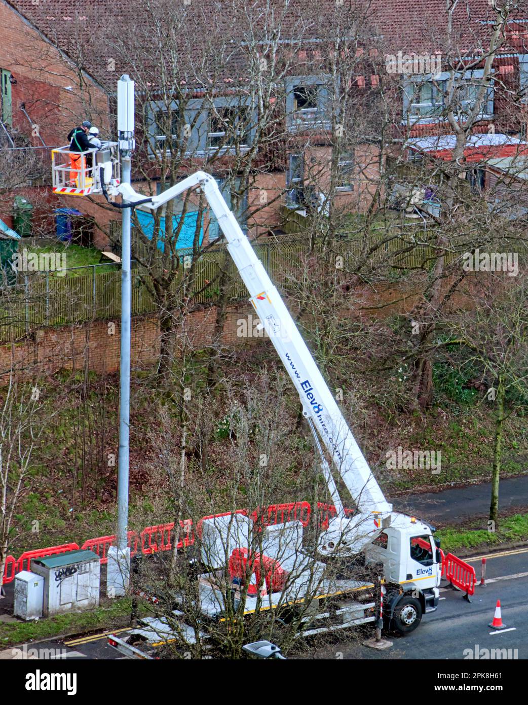 5g tower uk hi-res stock photography and images - Alamy