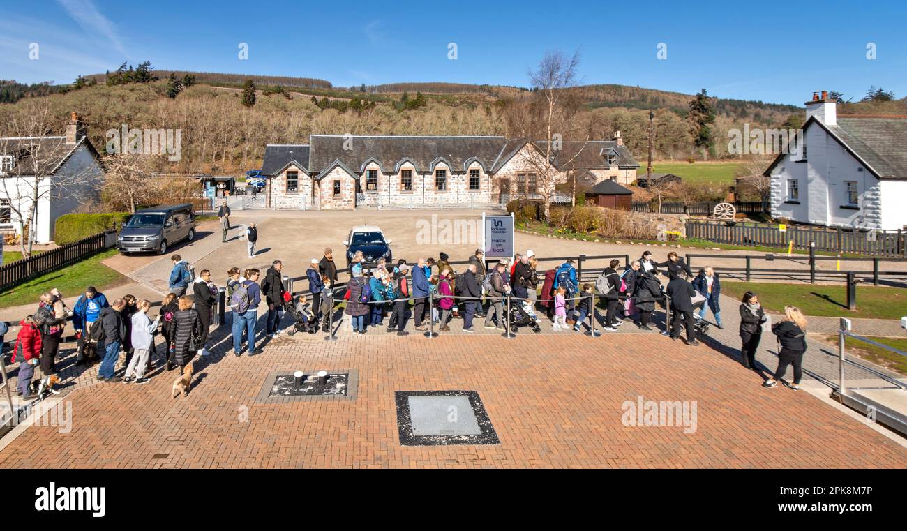Caledonian Canal at Dochgarroch near Inverness Scotland passenger queue ...