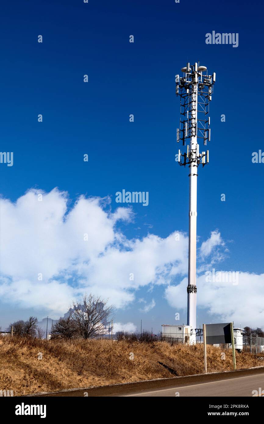 Cell phone tower hi-res stock photography and images - Alamy