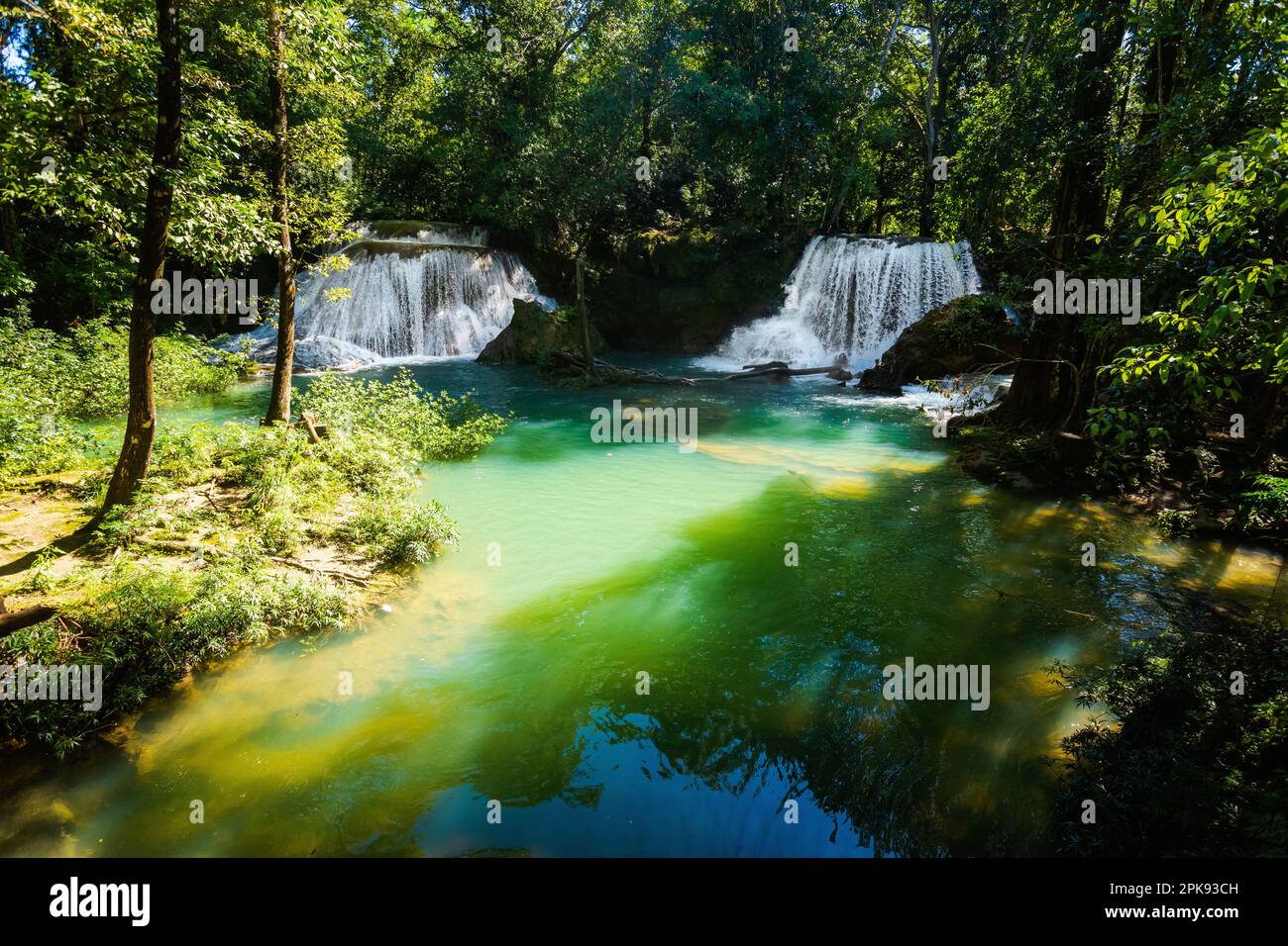 Beautiful nature in Roberto Barrios cascadas park, Palenque in Mexico ...