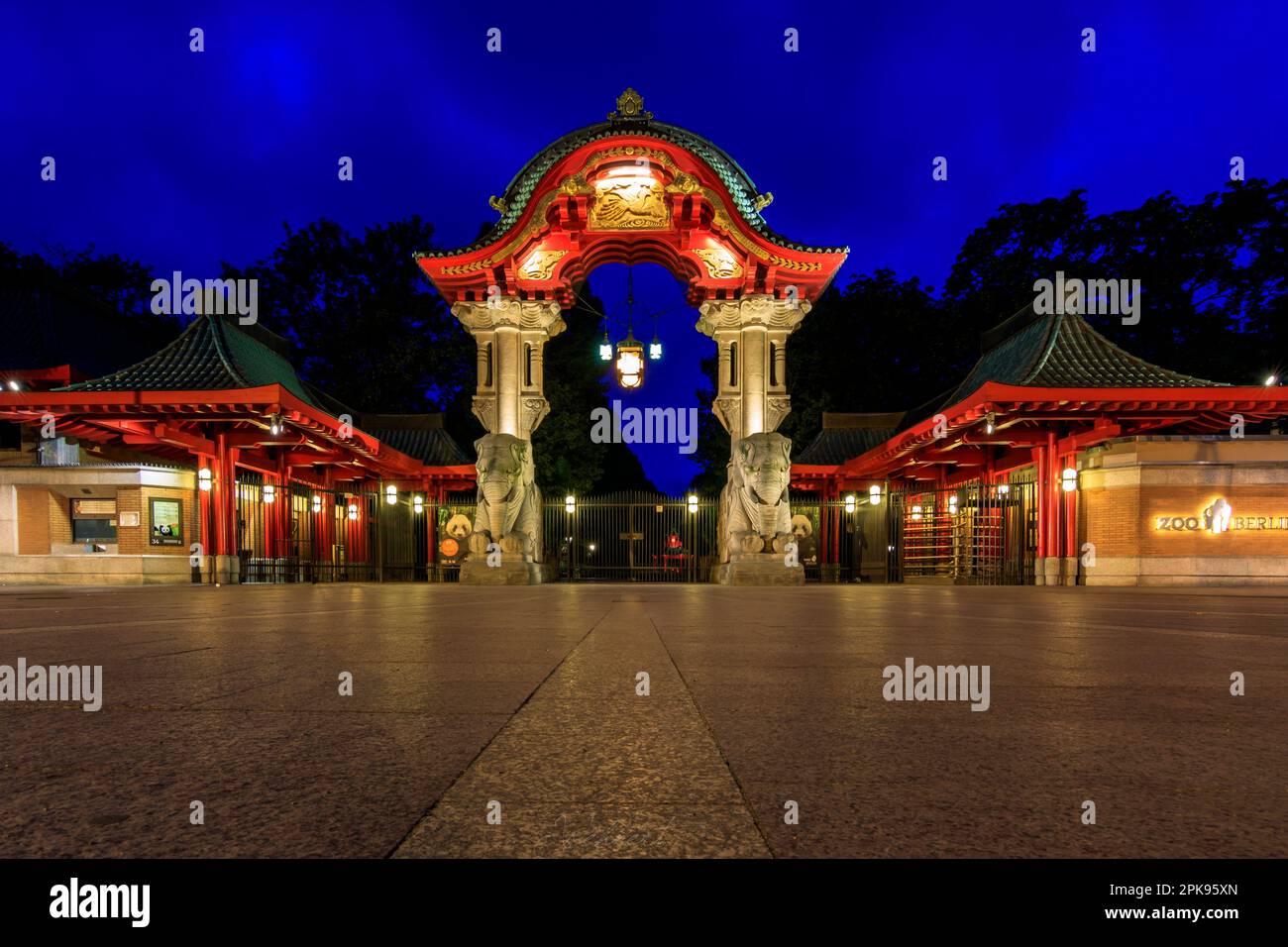 The entrance of Berlin Tiergarten at blue hour, Berlin, Germany Stock ...