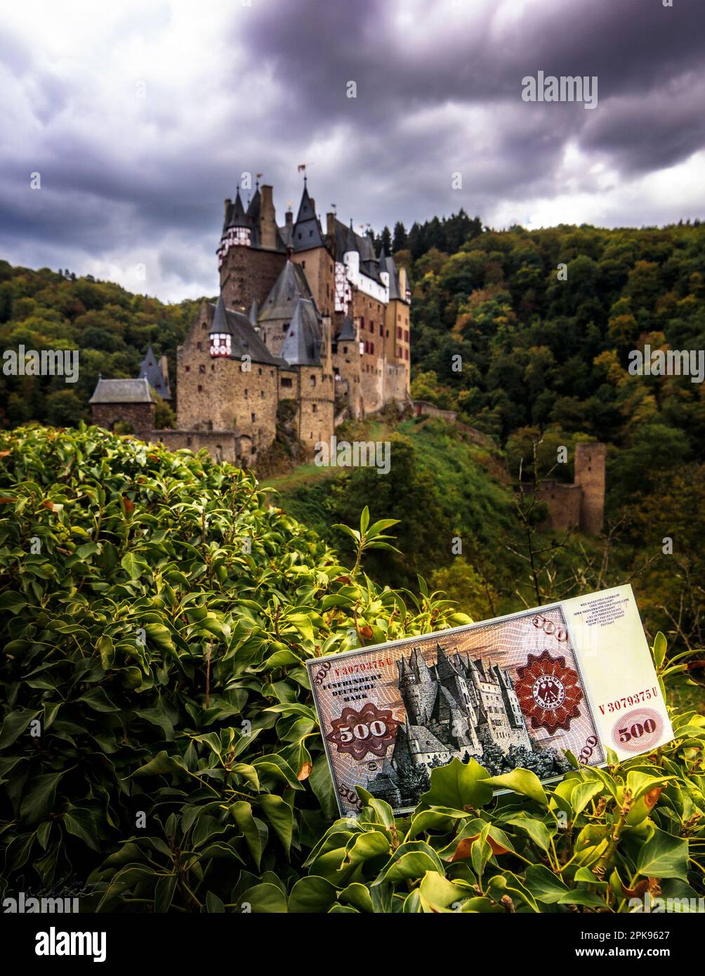 Eltz castle in the daytime, famous German castle from 500 DM bill ...