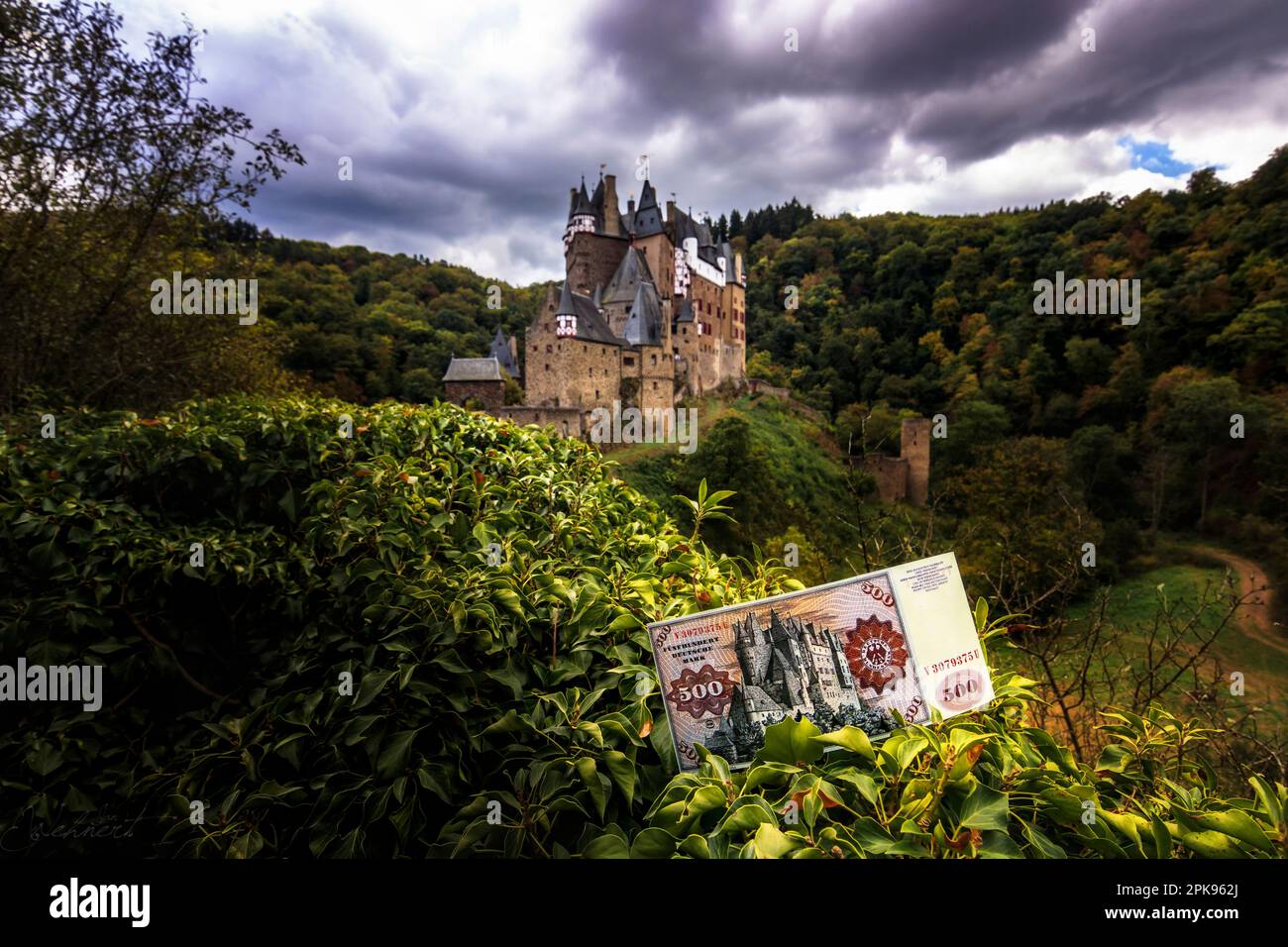 Eltz castle in the daytime, famous German castle from 500 DM bill ...